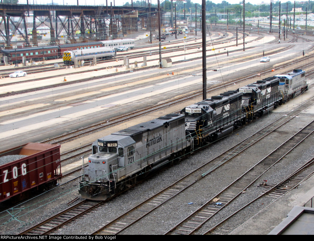 AMTK 721, NS 3032 and 3030, AMTK 578